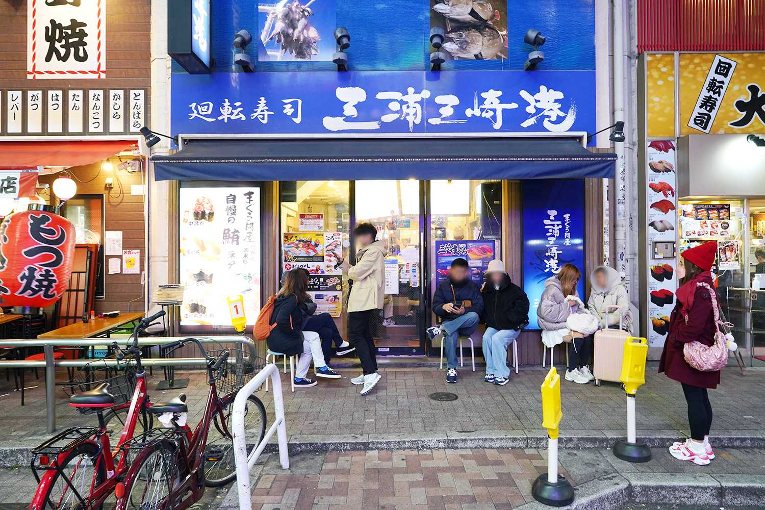 กินซูชิหน้าล้น... (จานนึงกินได้ 3 คำ) Miura Misaki Kou ย่าน Ueno ร้าน ...